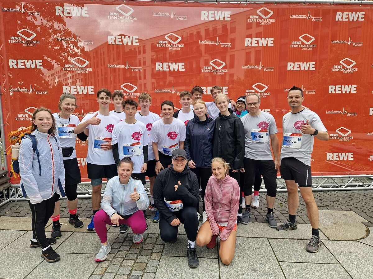 Mit Spaß & Teamgeist: Die FES bei der Rewe Team Challenge 2025 | FES ...
